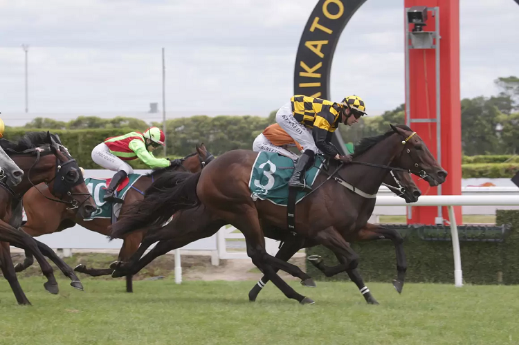 Champion Warren Kennedy Speaks About His NZ Success – Turf Talk